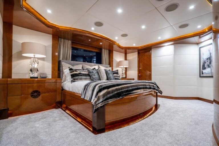 2004 NQEA Yachts FOR SALE - NAUTICAL MARINE DEPOT